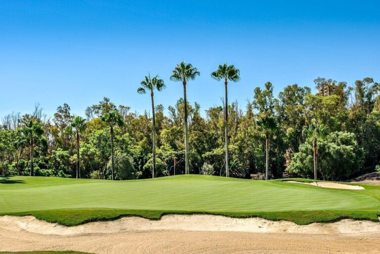 Aloha Golf Club Green fee, tee time information & full course review